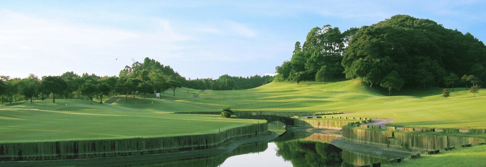 Prepare for your round at Camel Golf Resort | Hole19